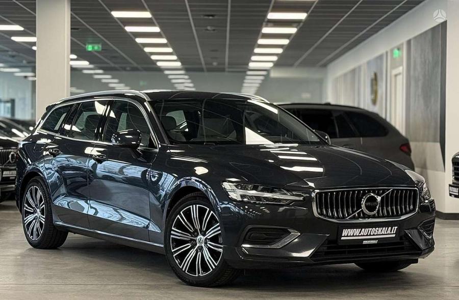 Grey Volvo V60 2020 in Klaipeda, with an engine capacity of 2.00 L and mileage of 256 thousand km for 18500 €, photo 40 on AUTOMOTO.COM.LV