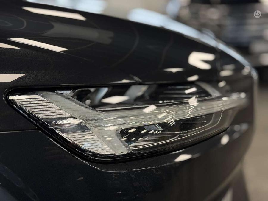 Grey Volvo V60 2020 in Klaipeda, with an engine capacity of 2.00 L and mileage of 256 thousand km for 18500 €, photo 42 on AUTOMOTO.COM.LV