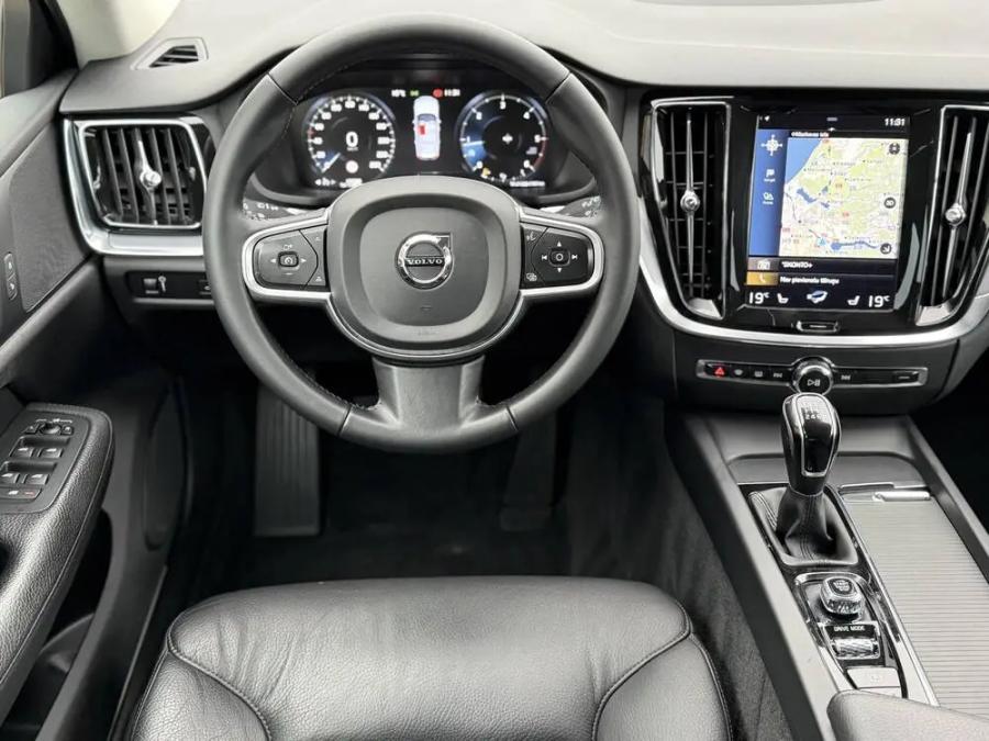 Серый Вольво B60 2020 в Рига, объемом двигателя 2.00 л и пробегом 104 тыс. км за 16900 €, фото 5 на AUTOMOTO.COM.LV