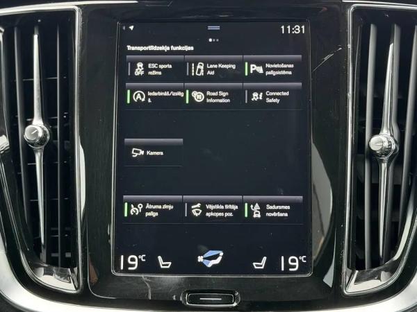 Pelēks Volvo V60 2020 Rīga, ar dzinēja tilpumu 2.00 L un nobraukumu 104 tūkst. km par 16900 €, foto 10 vietnē AUTOMOTO.COM.LV