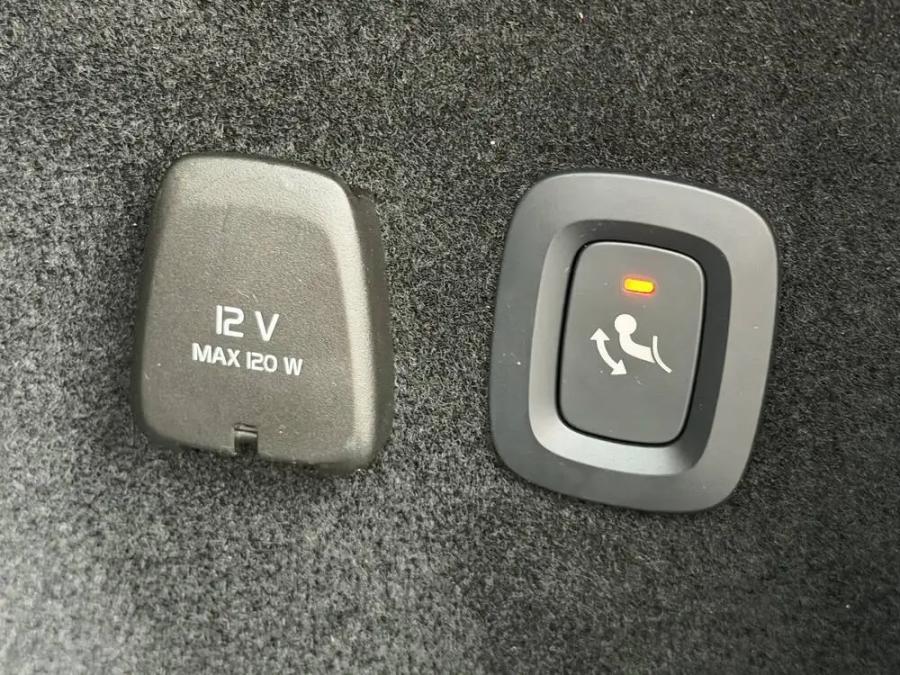 Серый Вольво B60 2020 в Рига, объемом двигателя 2.00 л и пробегом 104 тыс. км за 16900 €, фото 21 на AUTOMOTO.COM.LV