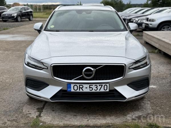 Grey Volvo V60 2020 in Riga, with an engine capacity of 2.00 L and mileage of 104 thousand km for 16900 €, photo 2 on AUTOMOTO.COM.LV