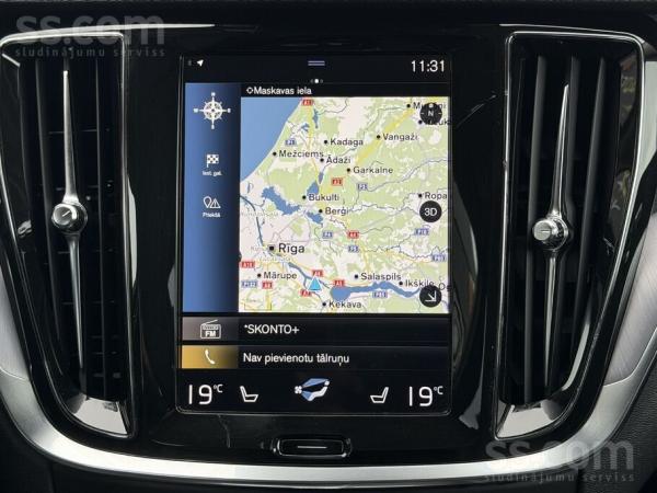 Grey Volvo V60 2020 in Riga, with an engine capacity of 2.00 L and mileage of 104 thousand km for 16900 €, photo 8 on AUTOMOTO.COM.LV
