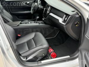 Grey Volvo V60 2020 in Riga, with an engine capacity of 2.00 L and mileage of 104 thousand km for 16900 €, photo 15 on AUTOMOTO.COM.LV