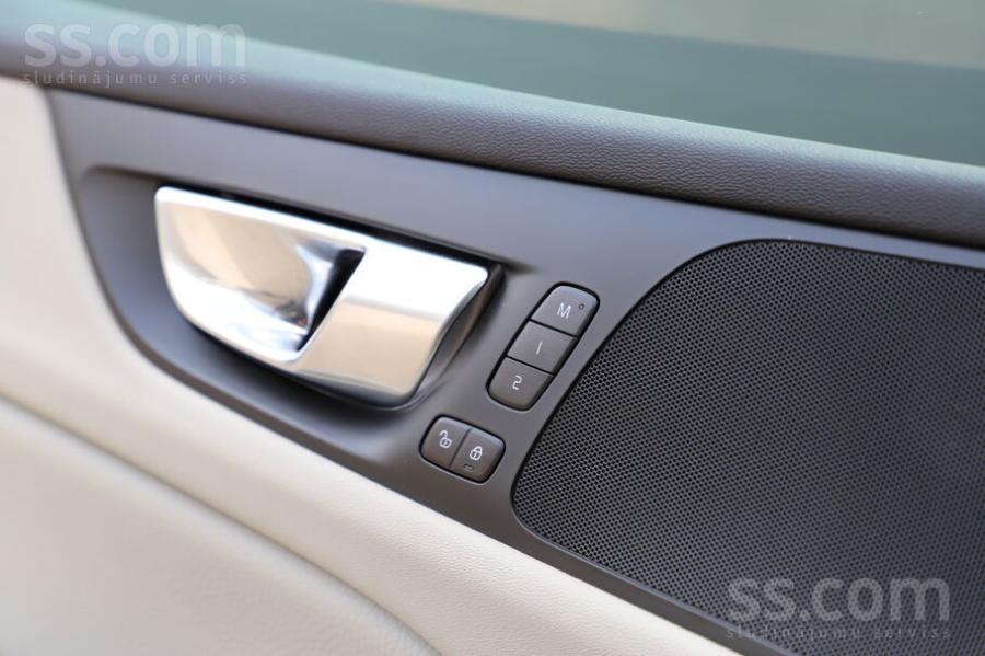 Grey Volvo V60 2020 in Tukums, with an engine capacity of 2.00 L and mileage of 204 thousand km for 17000 €, photo 11 on AUTOMOTO.COM.LV