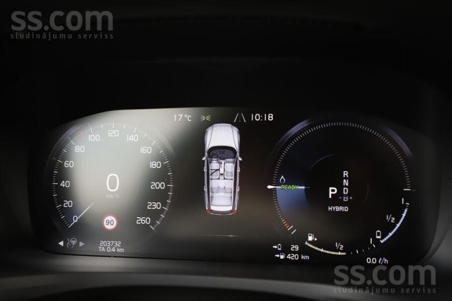 Grey Volvo V60 2020 in Tukums, with an engine capacity of 2.00 L and mileage of 204 thousand km for 17000 €, photo 22 on AUTOMOTO.COM.LV