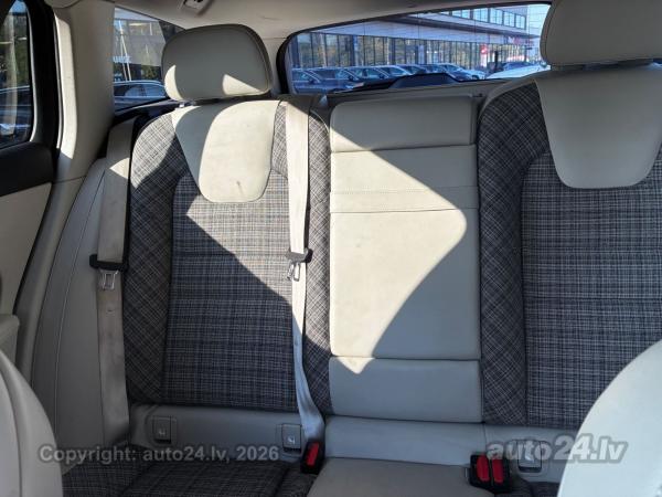 Вольво B60 2020 в Таллин на AUTOMOTO.COM.LV Серый Вольво B60 2020 в Таллин, объемом двигателя 2.00 л и пробегом 106 тыс. км за 25990 €, фото 9 на AUTOMOTO.COM.LV