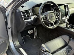 Grey Volvo V60 2020 in Riga, with an engine capacity of 2.00 L and mileage of 127 thousand km for 19700 €, photo 8 on AUTOMOTO.COM.LV