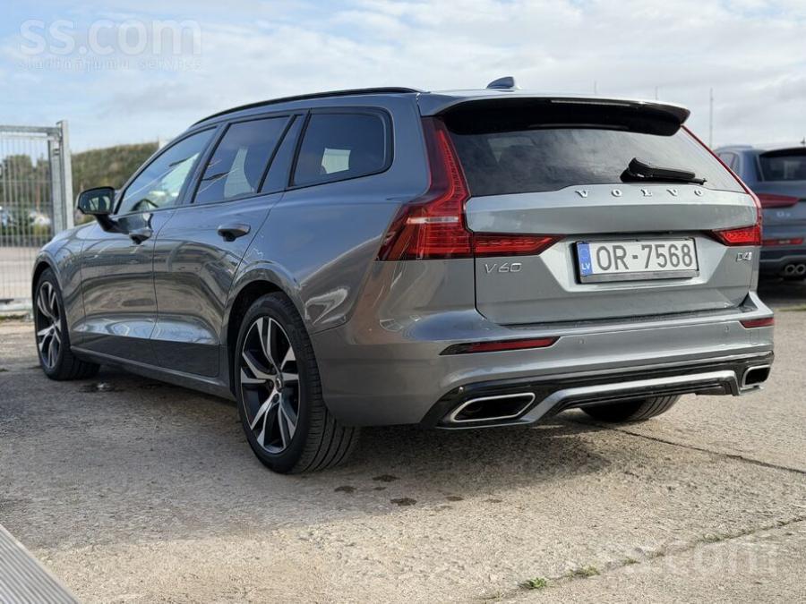 Grey Volvo V60 2020 in Riga, with an engine capacity of 2.00 L and mileage of 127 thousand km for 19700 €, photo 25 on AUTOMOTO.COM.LV