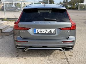 Grey Volvo V60 2020 in Riga, with an engine capacity of 2.00 L and mileage of 127 thousand km for 19700 €, photo 26 on AUTOMOTO.COM.LV