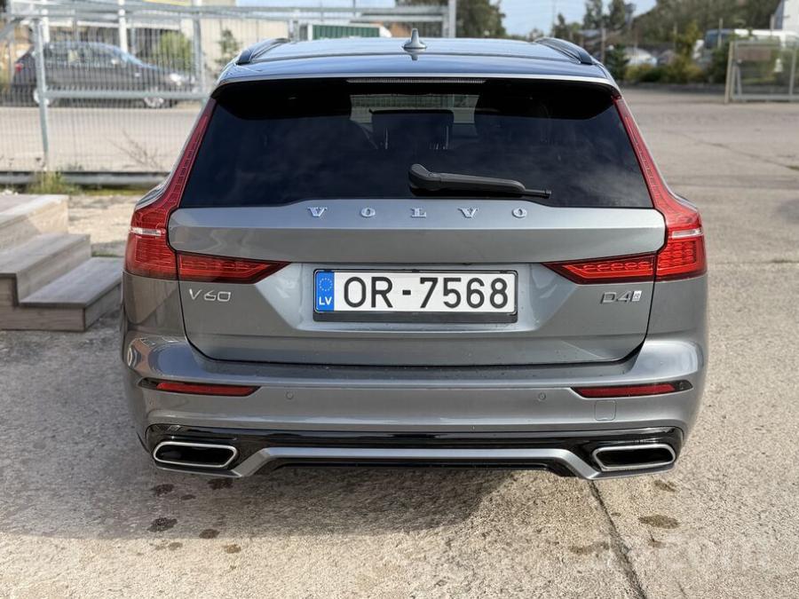 Grey Volvo V60 2020 in Riga, with an engine capacity of 2.00 L and mileage of 127 thousand km for 19700 €, photo 26 on AUTOMOTO.COM.LV