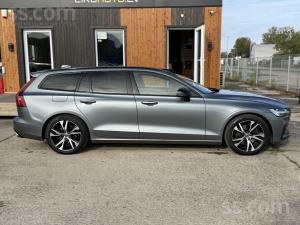Grey Volvo V60 2020 in Riga, with an engine capacity of 2.00 L and mileage of 127 thousand km for 19700 €, photo 28 on AUTOMOTO.COM.LV