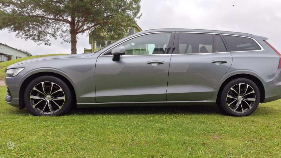 Grey Volvo V60 2020 in Ignalina, with an engine capacity of 2.00 L and mileage of 245 thousand km for 13000 €, photo 3 on AUTOMOTO.COM.LV