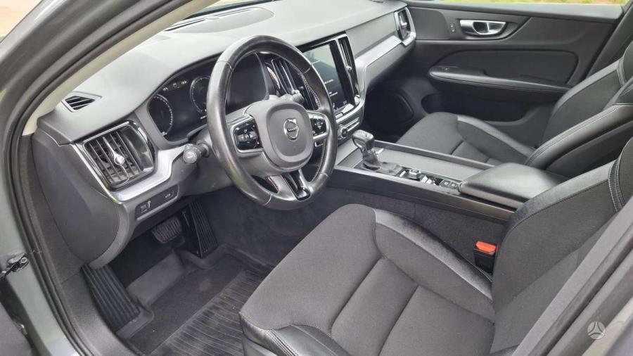 Grey Volvo V60 2020 in Ignalina, with an engine capacity of 2.00 L and mileage of 245 thousand km for 13000 €, photo 10 on AUTOMOTO.COM.LV