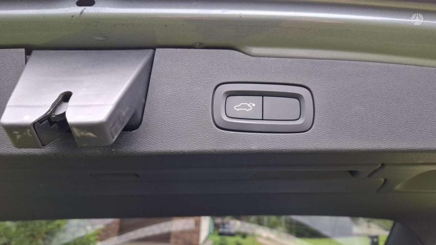 Grey Volvo V60 2020 in Ignalina, with an engine capacity of 2.00 L and mileage of 245 thousand km for 13000 €, photo 16 on AUTOMOTO.COM.LV