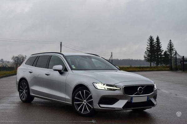Grey Volvo V60 2021 in Taurage, with an engine capacity of 1.97 L and mileage of 220 thousand km for 16800 €, photo 3 on AUTOMOTO.COM.LV