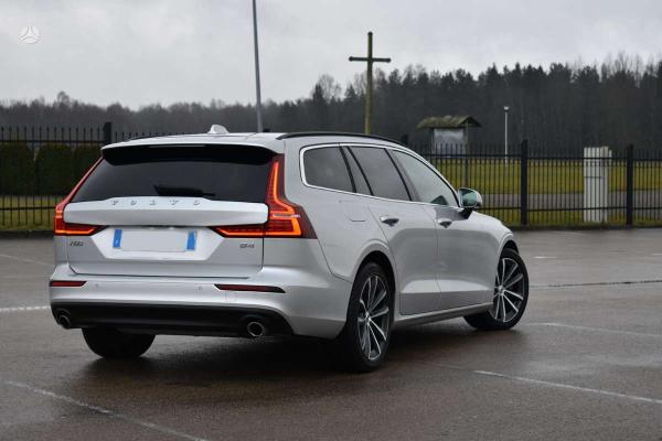 Grey Volvo V60 2021 in Taurage, with an engine capacity of 1.97 L and mileage of 220 thousand km for 16800 €, photo 4 on AUTOMOTO.COM.LV