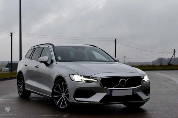 Grey Volvo V60 2021 in Taurage, with an engine capacity of 1.97 L and mileage of 220 thousand km for 16800 €, photo 5 on AUTOMOTO.COM.LV