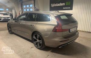Pelēks Volvo V60 2021 Kauņa, ar dzinēja tilpumu 0.00 L un nobraukumu 98 tūkst. km par 33454 €, foto 3 vietnē AUTOMOTO.COM.LV