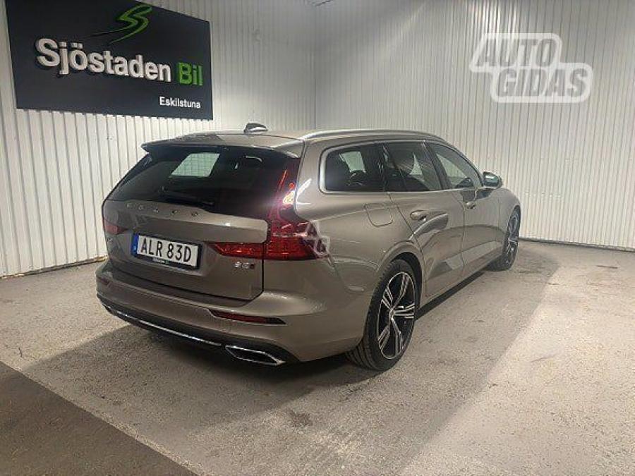 Pelēks Volvo V60 2021 Kauņa, ar dzinēja tilpumu 0.00 L un nobraukumu 98 tūkst. km par 33454 €, foto 25 vietnē AUTOMOTO.COM.LV