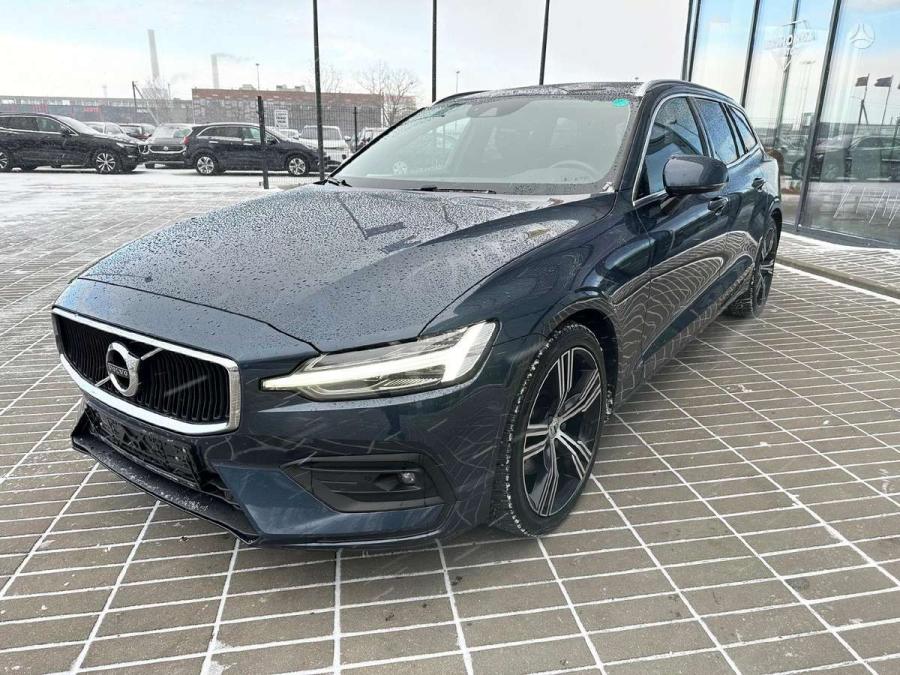 Grey Volvo V60 2021 in Kaunas, with an engine capacity of 1.97 L and mileage of 210 thousand km for 14400 €, photo 1 on AUTOMOTO.COM.LV