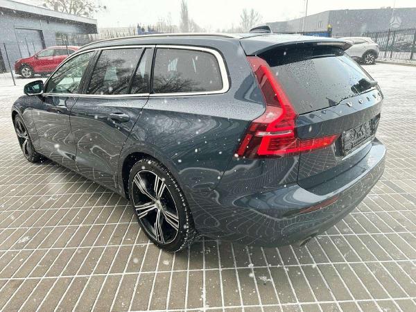 Pelēks Volvo V60 2021 Kauņa, ar dzinēja tilpumu 1.97 L un nobraukumu 210 tūkst. km par 14400 €, foto 5 vietnē AUTOMOTO.COM.LV