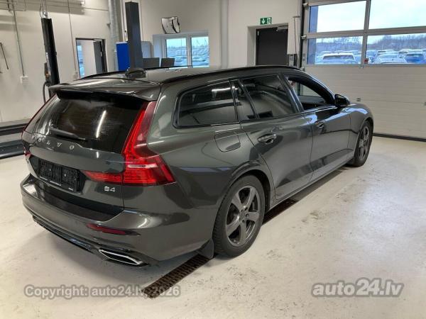 Grey Volvo V60 2021 in Tartu, with an engine capacity of 1.97 L and mileage of 232 thousand km for 18900 €, photo 3 on AUTOMOTO.COM.LV