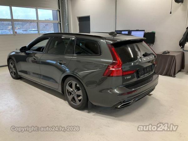 Grey Volvo V60 2021 in Tartu, with an engine capacity of 1.97 L and mileage of 232 thousand km for 18900 €, photo 4 on AUTOMOTO.COM.LV
