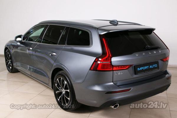 Pelēks Volvo V60 2021 Pērnava, ar dzinēja tilpumu 2.00 L un nobraukumu 104 tūkst. km par 24990 €, foto 3 vietnē AUTOMOTO.COM.LV