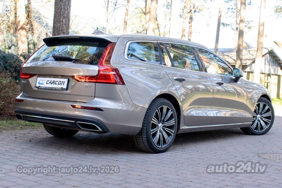 Grey Volvo V60 2021 in Tallinn, with an engine capacity of 2.00 L and mileage of 79 thousand km for 28890 €, photo 3 on AUTOMOTO.COM.LV