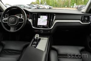 Pelēks Volvo V60 2021 Tukums, ar dzinēja tilpumu 2.00 L un nobraukumu 175 tūkst. km par 100 €, foto 11 vietnē AUTOMOTO.COM.LV