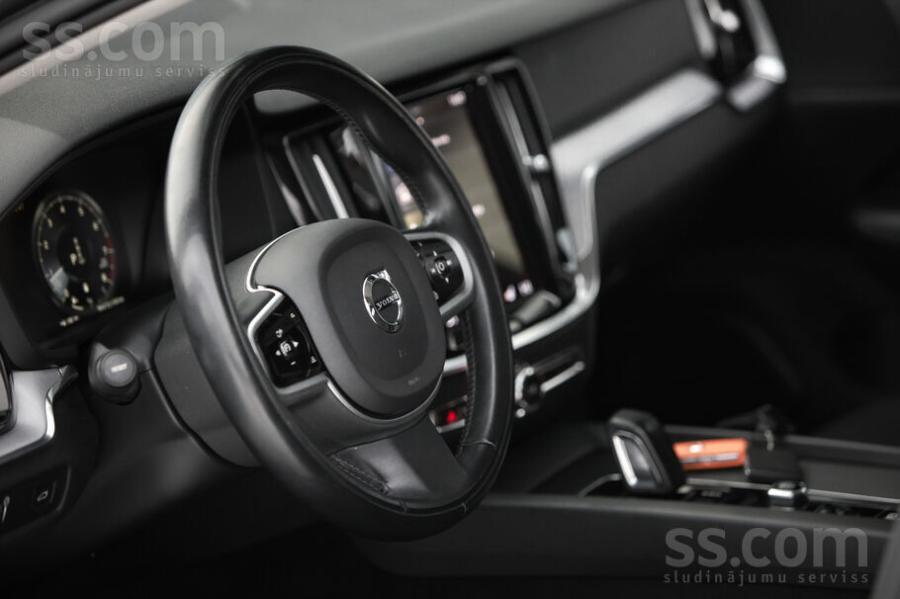 Pelēks Volvo V60 2021 Jelgava, ar dzinēja tilpumu 2.00 L un nobraukumu 252 tūkst. km par 14800 €, foto 10 vietnē AUTOMOTO.COM.LV
