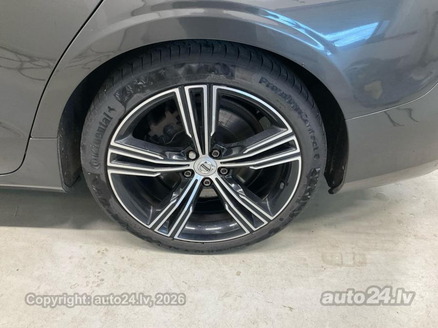 Pelēks Volvo V60 2021 Tartu, ar dzinēja tilpumu 2.00 L un nobraukumu 250 tūkst. km par 18500 €, foto 11 vietnē AUTOMOTO.COM.LV