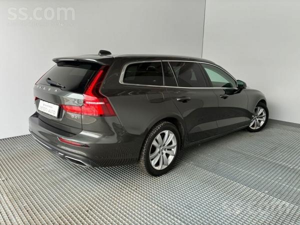 Grey Volvo V60 2021 in Riga, with an engine capacity of 2.00 L and mileage of 148 thousand km for 23490 €, photo 3 on AUTOMOTO.COM.LV