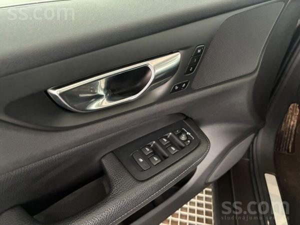 Grey Volvo V60 2021 in Riga, with an engine capacity of 2.00 L and mileage of 148 thousand km for 23490 €, photo 8 on AUTOMOTO.COM.LV