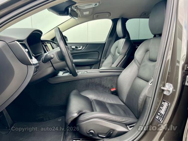 Pelēks Volvo V60 2021 Tallina, ar dzinēja tilpumu 2.00 L un nobraukumu 160 tūkst. km par 15999 €, foto 7 vietnē AUTOMOTO.COM.LV