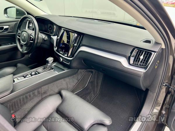 Pelēks Volvo V60 2021 Tallina, ar dzinēja tilpumu 2.00 L un nobraukumu 160 tūkst. km par 15999 €, foto 10 vietnē AUTOMOTO.COM.LV