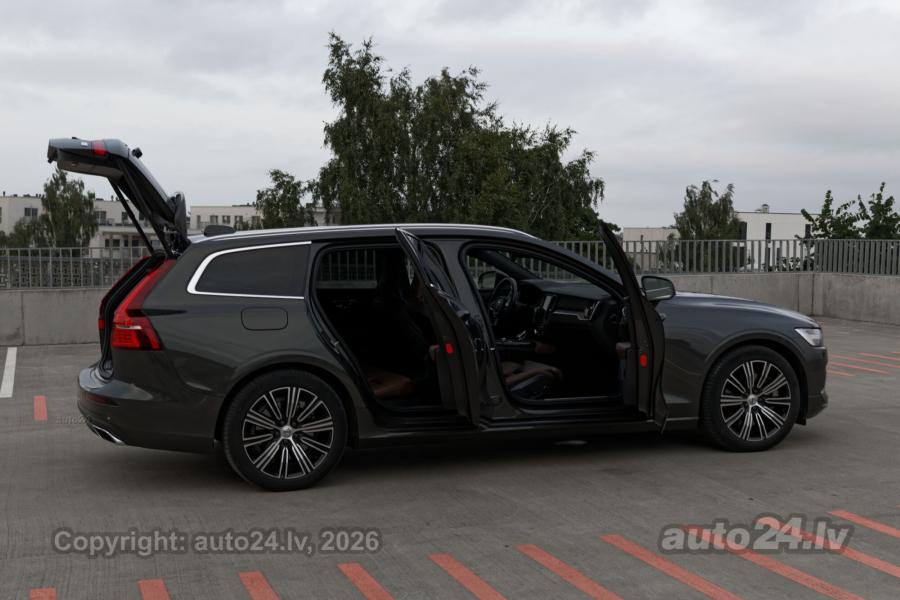 Grey Volvo V60 2021 in Tartu, with an engine capacity of 2.00 L and mileage of 73 thousand km for 35000 €, photo 5 on AUTOMOTO.COM.LV
