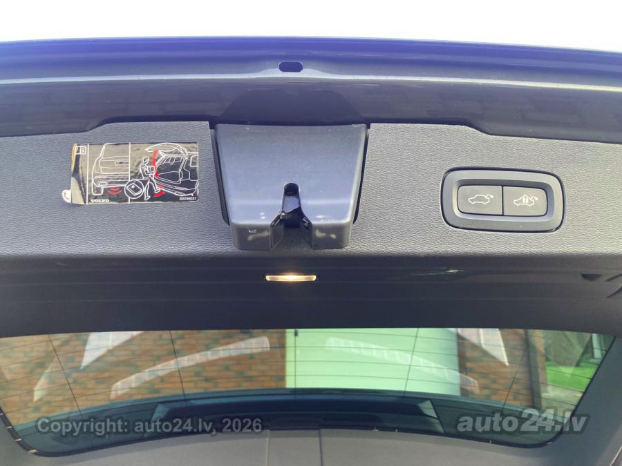 Grey Volvo V60 2021 in Tartu, with an engine capacity of 2.00 L and mileage of 73 thousand km for 35000 €, photo 12 on AUTOMOTO.COM.LV