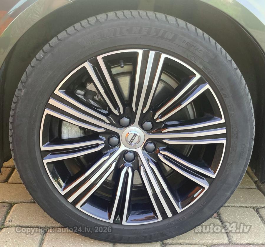 Grey Volvo V60 2021 in Tartu, with an engine capacity of 2.00 L and mileage of 73 thousand km for 35000 €, photo 14 on AUTOMOTO.COM.LV