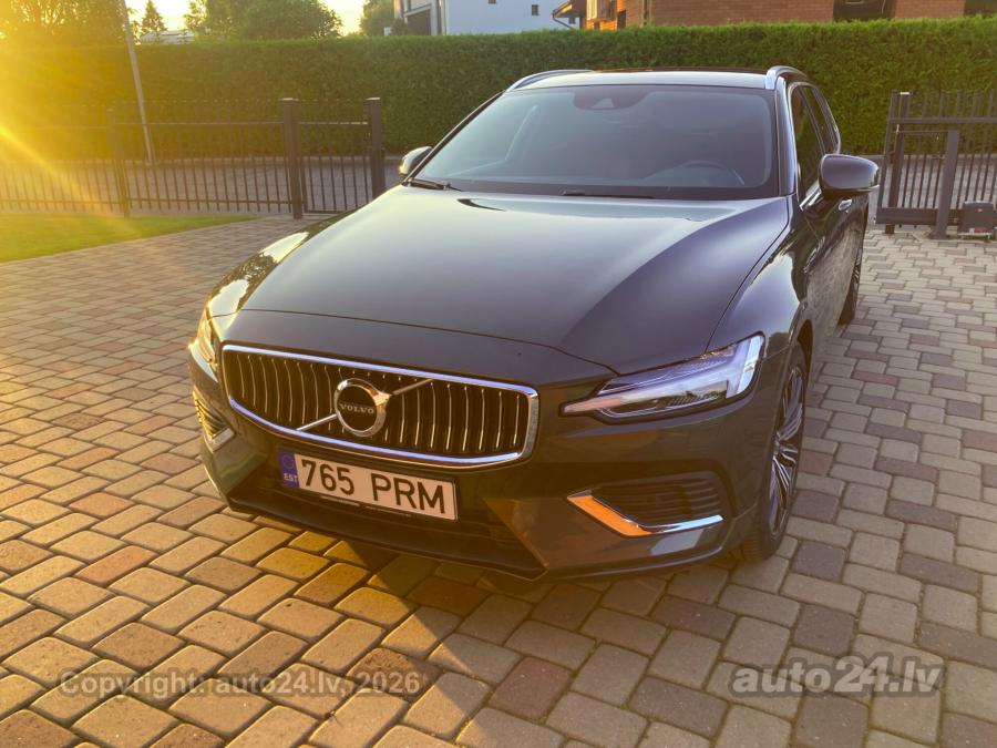 Grey Volvo V60 2021 in Tartu, with an engine capacity of 2.00 L and mileage of 73 thousand km for 35000 €, photo 15 on AUTOMOTO.COM.LV