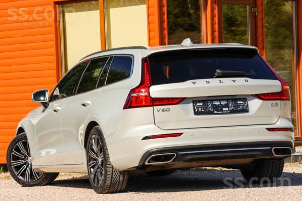 Grey Volvo V60 2021 in Tukums, with an engine capacity of 2.00 L and mileage of 199 thousand km for 16990 €, photo 4 on AUTOMOTO.COM.LV