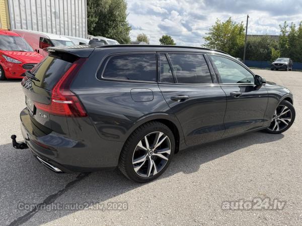 Grey Volvo V60 2021 in Tartu, with an engine capacity of 2.00 L and mileage of 179 thousand km for 20799 €, photo 5 on AUTOMOTO.COM.LV