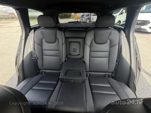 Grey Volvo V60 2021 in Tartu, with an engine capacity of 2.00 L and mileage of 179 thousand km for 20799 €, photo 11 on AUTOMOTO.COM.LV