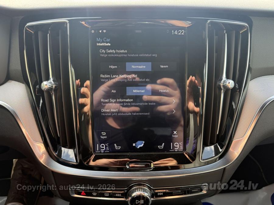 Pelēks Volvo V60 2021 Tartu, ar dzinēja tilpumu 2.00 L un nobraukumu 179 tūkst. km par 20799 €, foto 20 vietnē AUTOMOTO.COM.LV