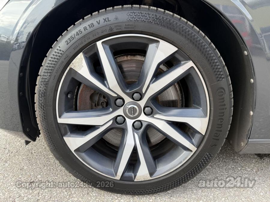 Pelēks Volvo V60 2021 Tartu, ar dzinēja tilpumu 2.00 L un nobraukumu 179 tūkst. km par 20799 €, foto 26 vietnē AUTOMOTO.COM.LV