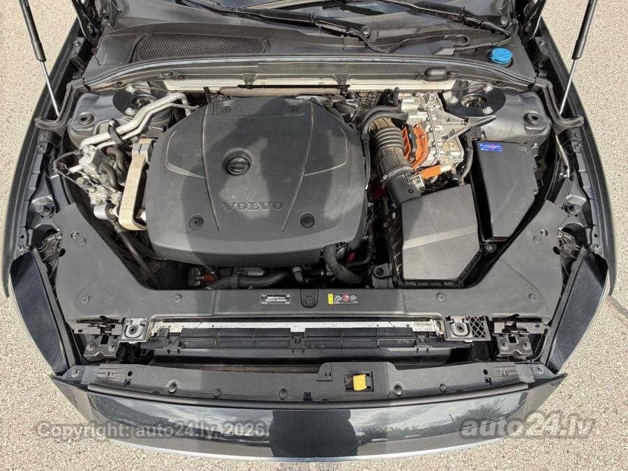Pelēks Volvo V60 2021 Tartu, ar dzinēja tilpumu 2.00 L un nobraukumu 179 tūkst. km par 20799 €, foto 31 vietnē AUTOMOTO.COM.LV