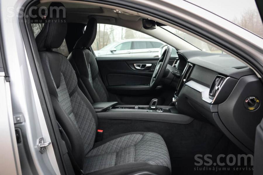 Pelēks Volvo V60 2021 Tukums, ar dzinēja tilpumu 2.00 L un nobraukumu 195 tūkst. km par 100 €, foto 9 vietnē AUTOMOTO.COM.LV