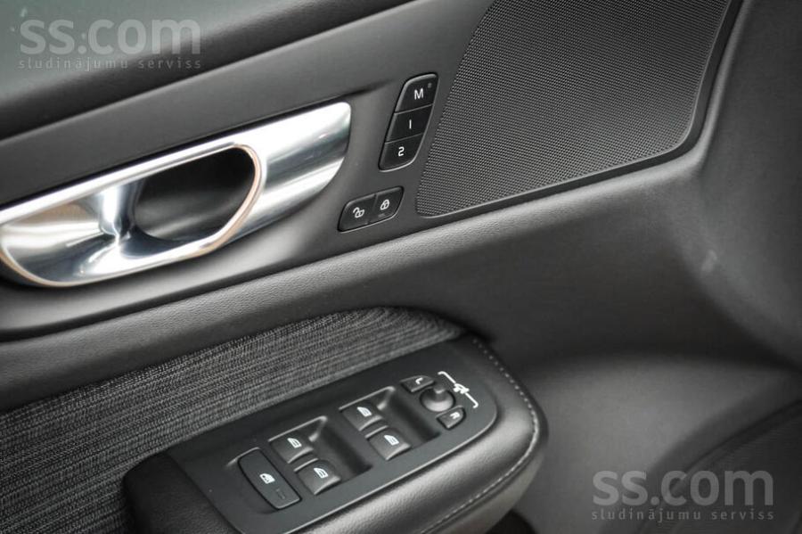 Pelēks Volvo V60 2021 Tukums, ar dzinēja tilpumu 2.00 L un nobraukumu 195 tūkst. km par 100 €, foto 16 vietnē AUTOMOTO.COM.LV