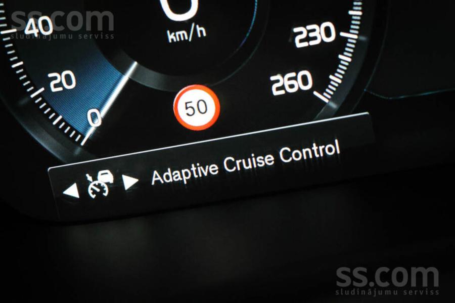 Pelēks Volvo V60 2021 Tukums, ar dzinēja tilpumu 2.00 L un nobraukumu 195 tūkst. km par 100 €, foto 18 vietnē AUTOMOTO.COM.LV